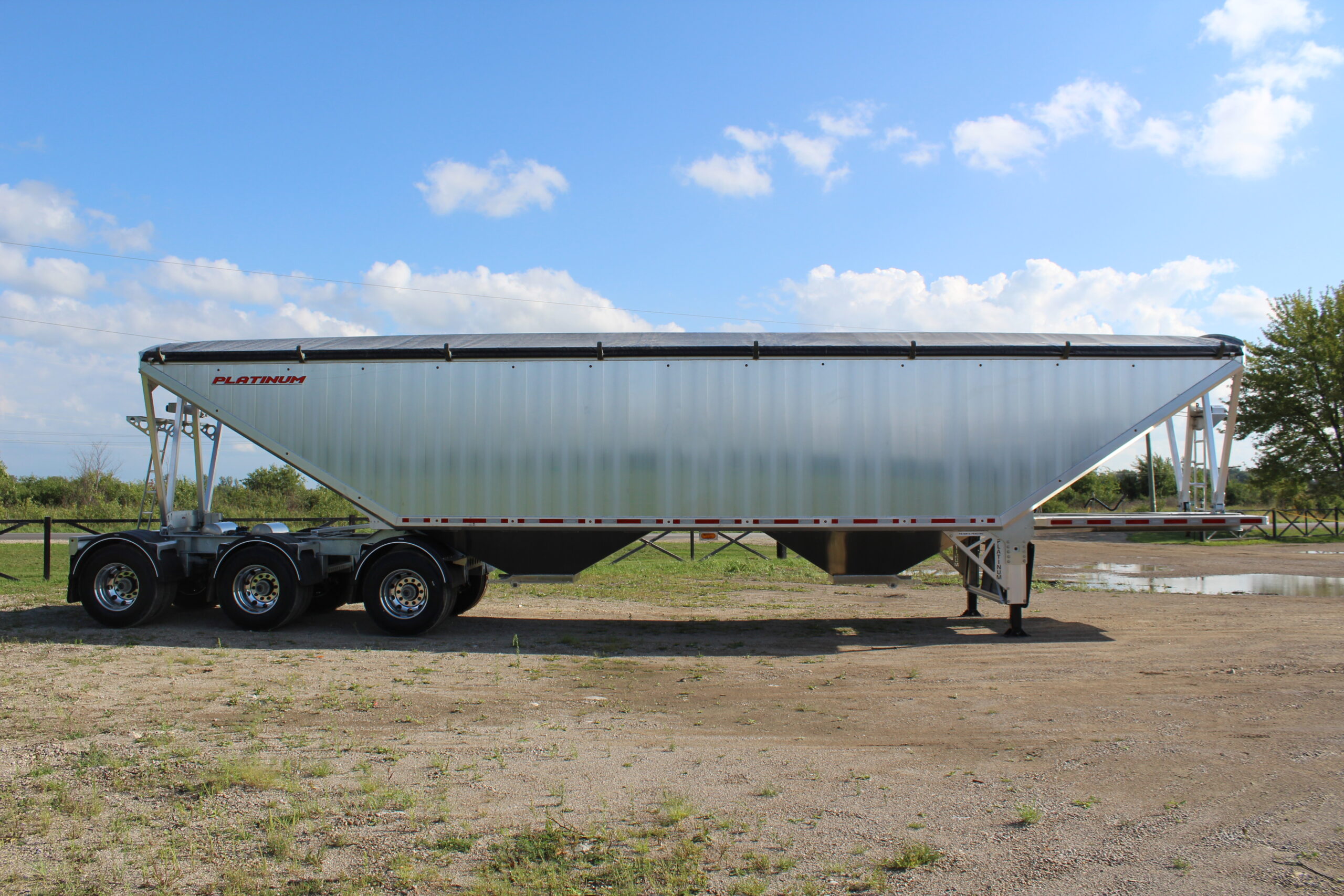 Aluminum Hopper Trailer - Platinum