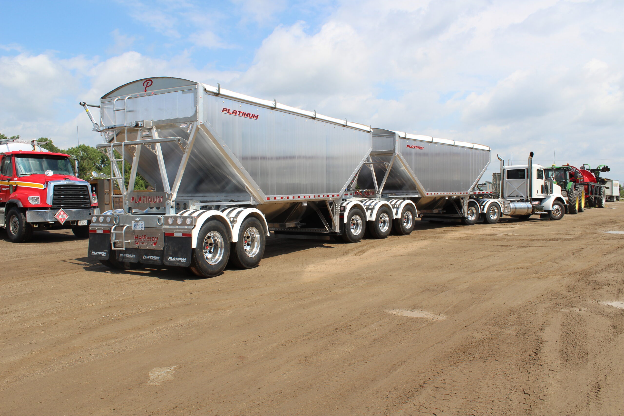 Platinum - Aluminum Hopper trailer